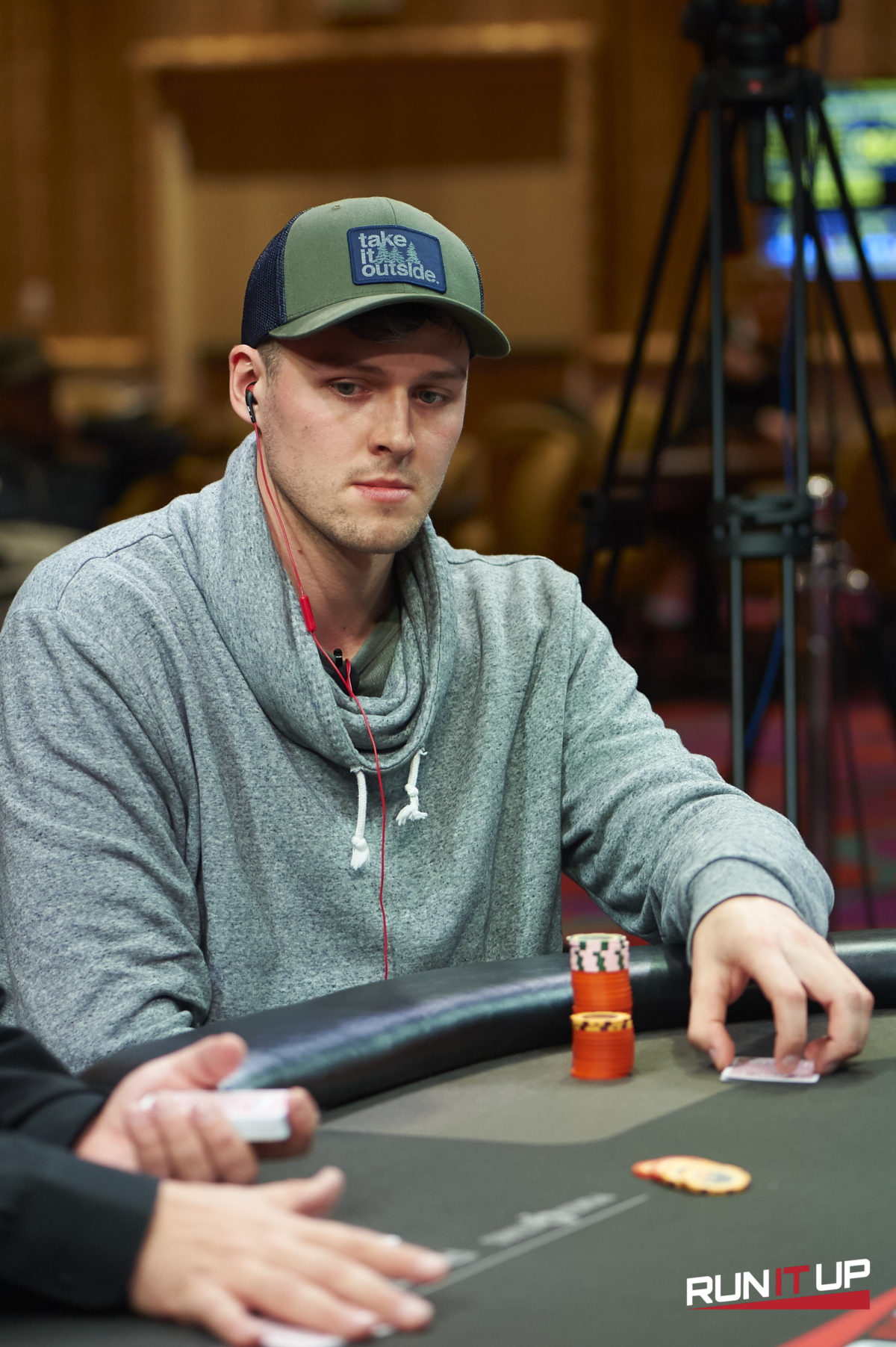 Main Event Day 2: Kyle Besaw Eliminated in 5th place ($16,190) – Run It Up